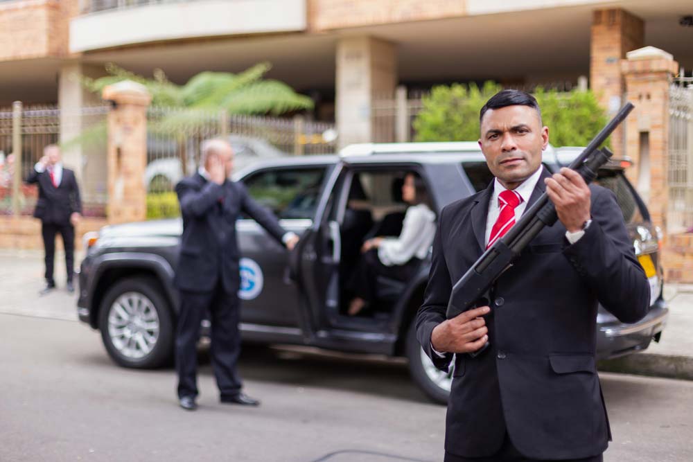 Escoltas a personas, vehículos y mercancías - Alecser